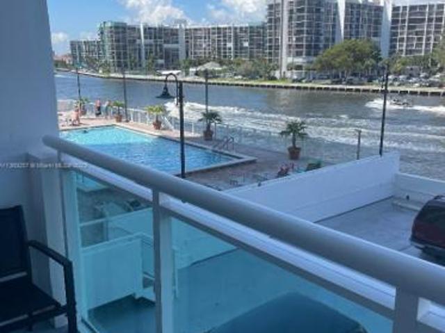 3000 Ocean Dr S #212, Hollywood, FL 33019