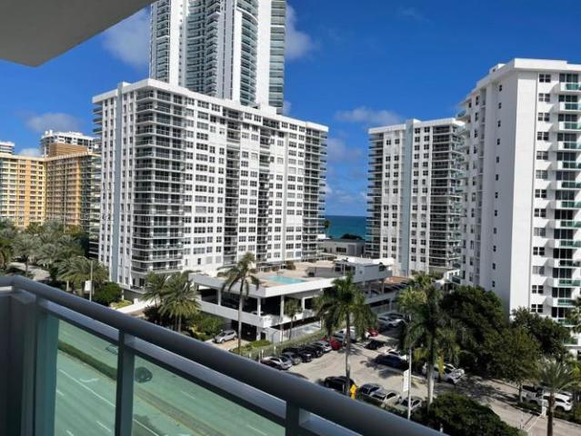 3000 Ocean Dr S #718, Hollywood, FL 33019