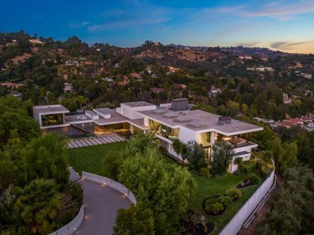 3000 Benedict Canyon Dr, Beverly Hills, CA 90210