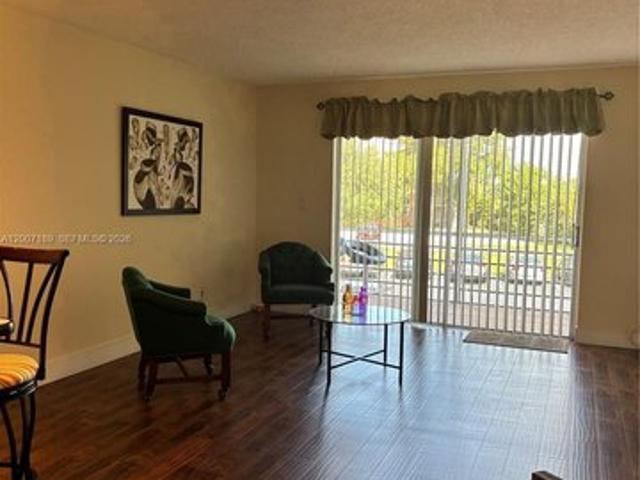 3000 E Sunrise Lakes Dr Apt 202, Sunrise, FL 33322