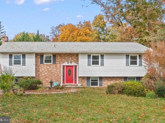 3000 Flag Marsh Rd, Mount Airy, MD 21771