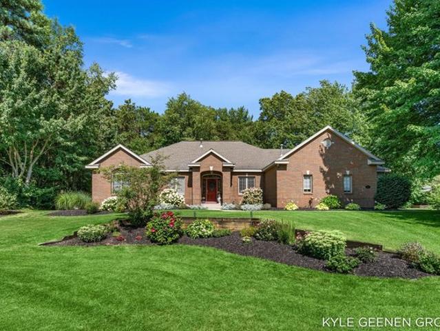 3000 Foxboro Ln, Holland, MI 49424