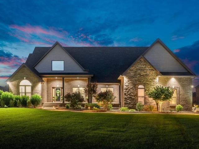 3000 Hartley Dr, Clarksville, TN 37043