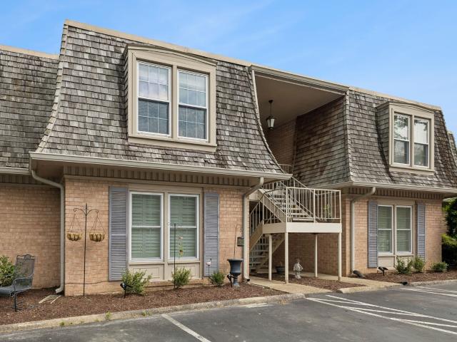 3000 Hillsboro Pike, Unit 55, Nashville, TN 37215 | MLS #3185 | Compass