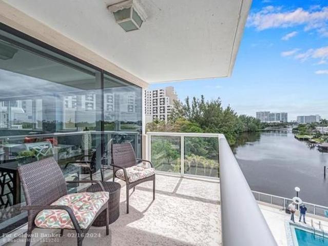 3000 Holiday Dr #604, Fort Lauderdale, FL 33316