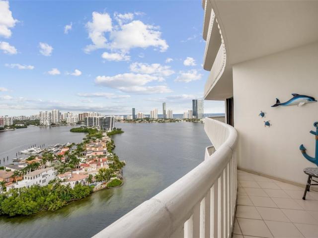 3000 Island Blvd, Unit 2404, Aventura, FL 33160 | MLS #A12002