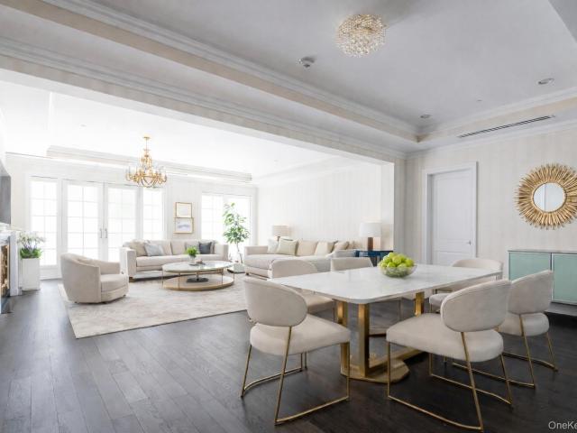 3000 Royal Court 3201