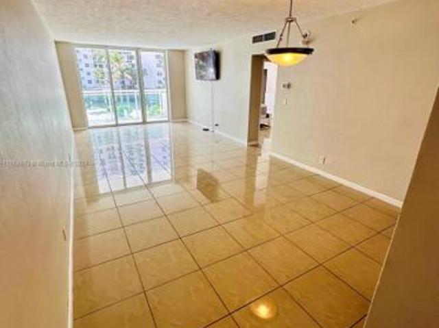 3000 S Ocean Dr #218, Hollywood, FL 33019