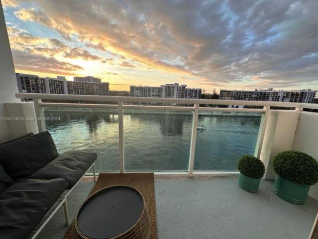 3000 S Ocean Dr #612, Hollywood, FL 33019