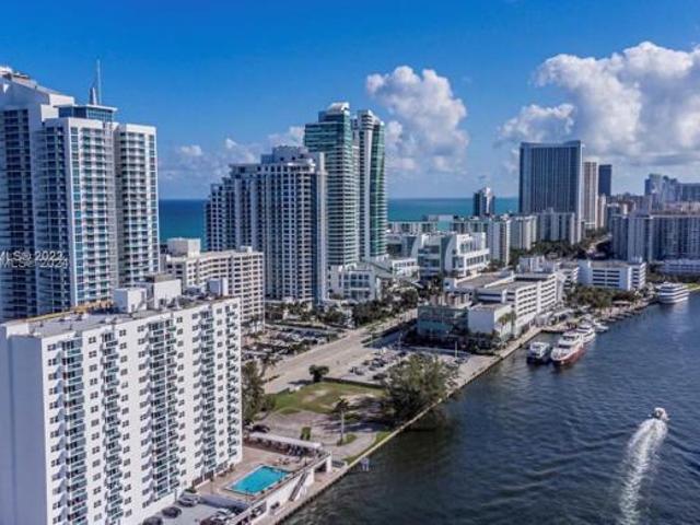 3000 S Ocean Dr #916, Hollywood, FL 33019