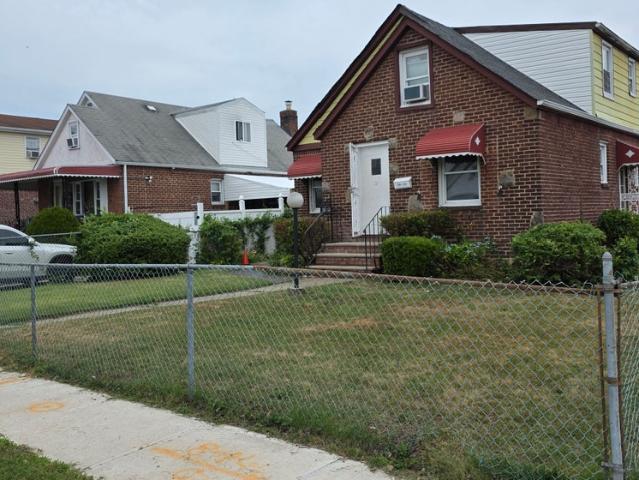 $3000 Spacious 2 Bedroom Flat Rate Utilities