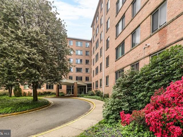 3000 Spout Run Pkwy Apt D208, Arlington, VA 22201