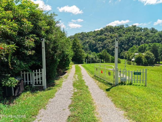 3000 Upper Caney Valley Rd