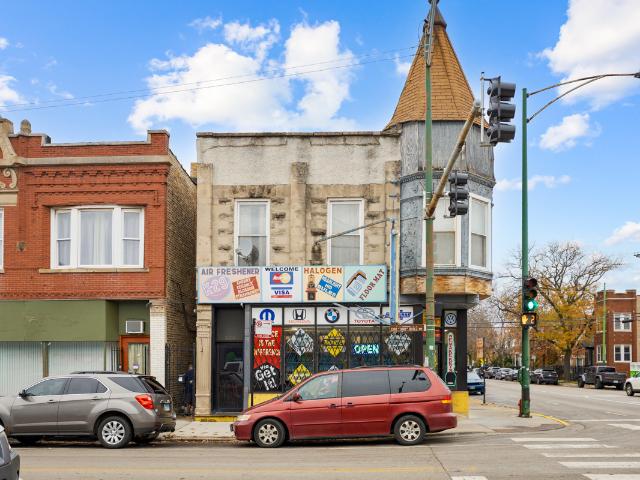 3000 W Diversey Ave, Chicago, IL 60647 | MLS #12516 | Compass