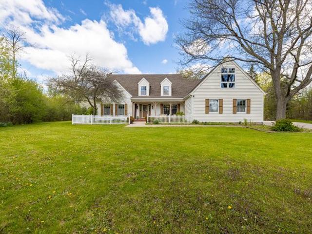 3000 W Highland Rd, Mequon, WI 53092