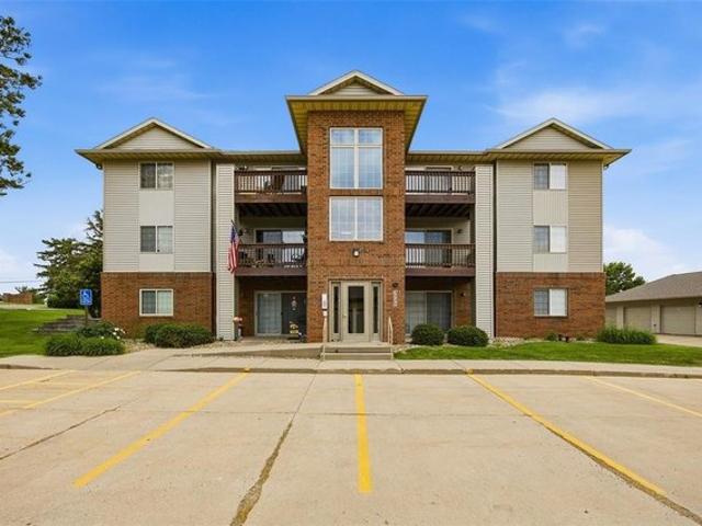 3000 Wilson Ave SW Apt 3, Cedar Rapids, IA 52404