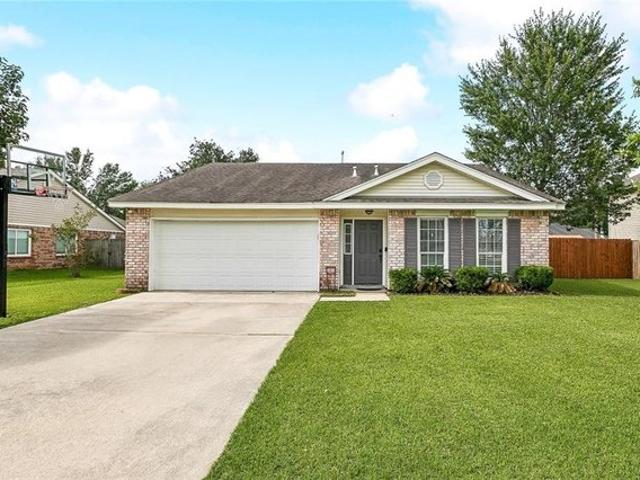 3001 Meadow Lake Dr E, Slidell, LA 70461