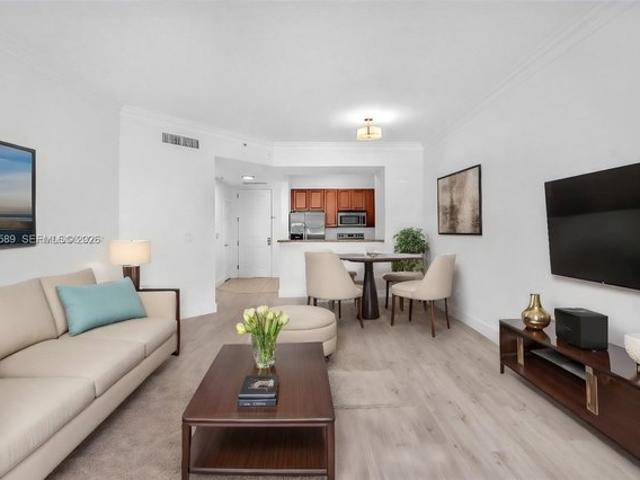 3001 NE 185th St Apt 122, Aventura, FL 33180