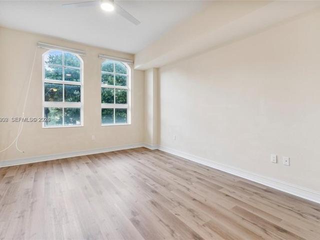 3001 NE 185th St Apt 219, Aventura, FL 33180