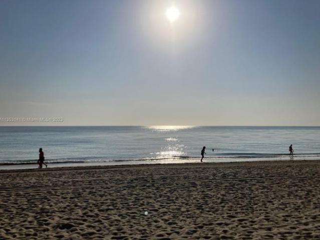 3001 Ocean Dr S #327, Hollywood, FL 33019
