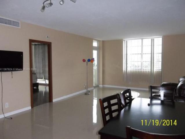 3001 Ocean Dr S #527, Hollywood, FL 33019