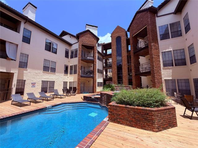 3001 Cedar St # 114