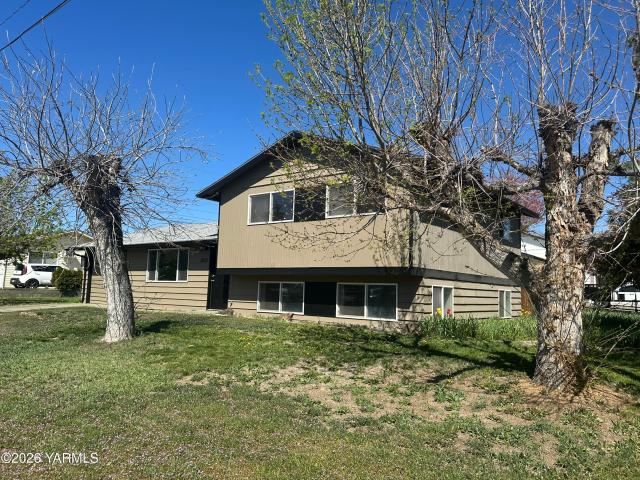 3001 Clinton Way, Yakima, WA 98902 | MLS #26 983