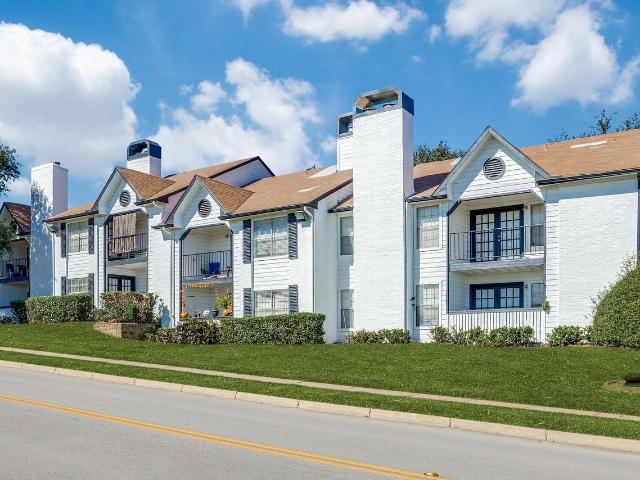 3001 Crystal Springs 1 Bedroom Apartment for Rent at 3001 Crystal Spgs, Bedford, TX 76021