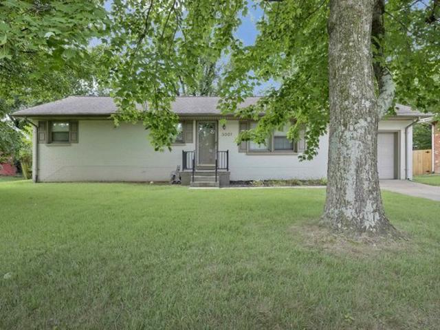 3001 Eastbrooke Dr, Evansville, IN 47711