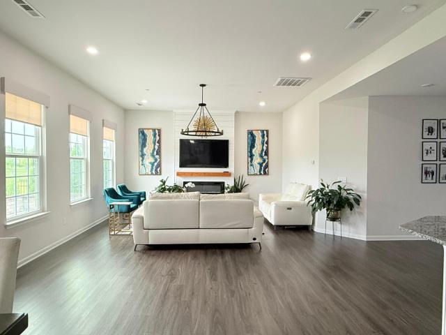 3001 Fernshaw Ln