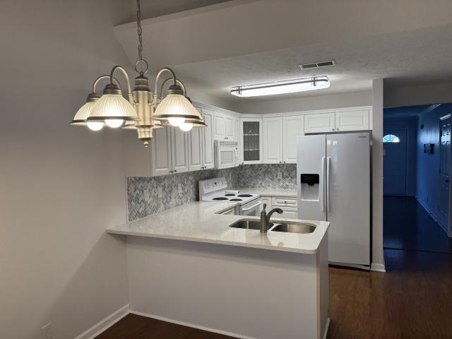 3001 Hamilton Church Rd # 208