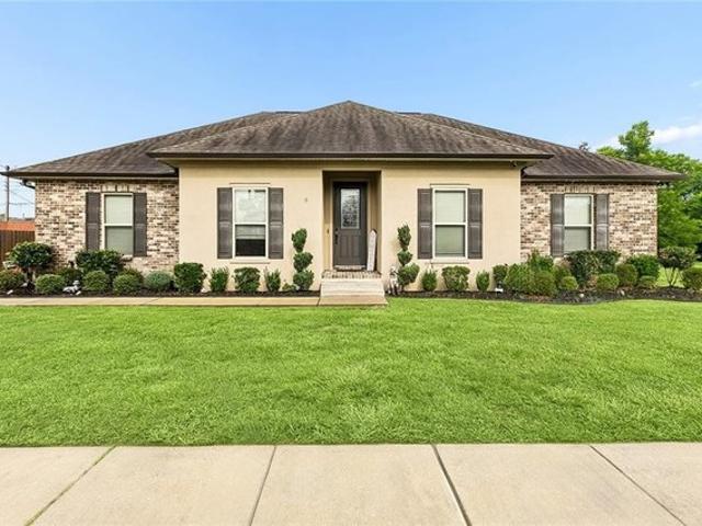 3001 Veronica Dr, Chalmette, LA 70043