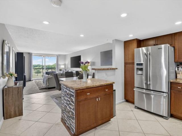 3001 W Rolling Hills Cir Apt 501, Davie, FL 33328