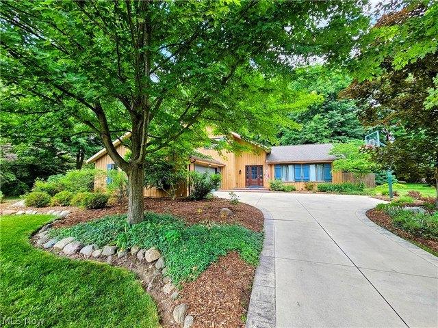30020 Sequoia Trl, Westlake, OH 44145