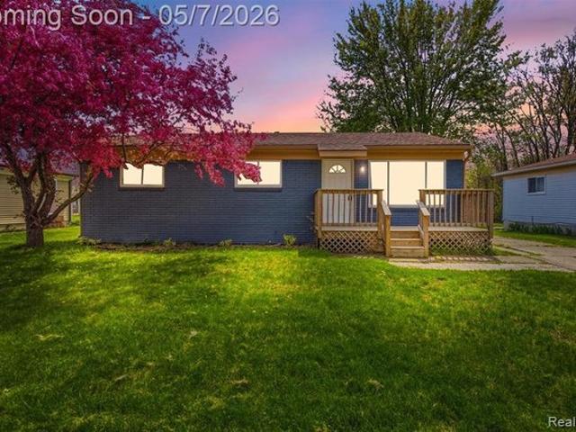 30022 Midfield Dr, New Haven, MI 48048
