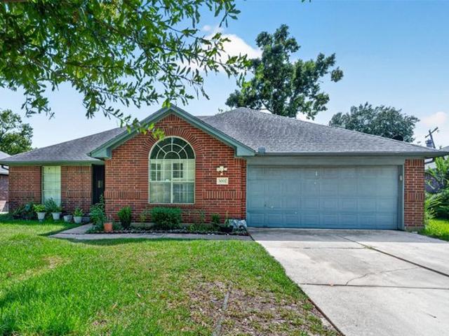 3002 Overland Trl, Dickinson, TX 77539