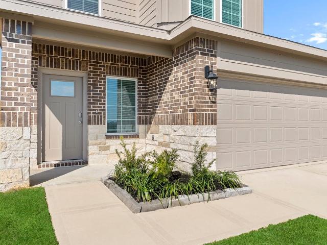 3002 Holland Lakes Drive