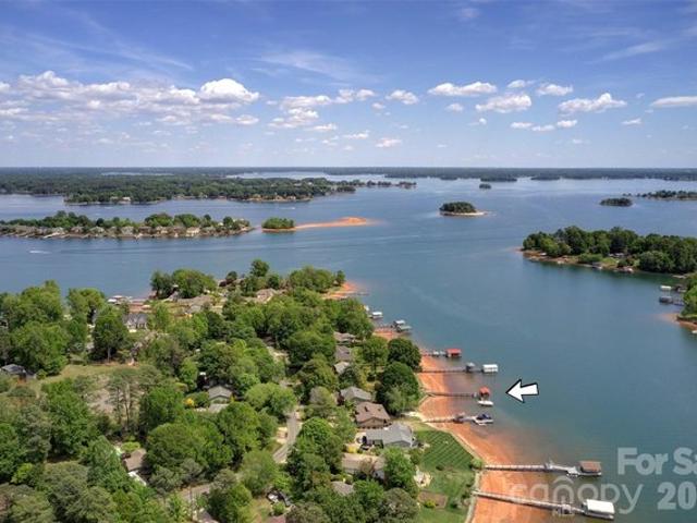 3002 Lake Shore Rd S, Denver, NC 28037