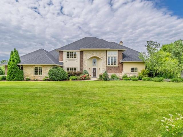 3002 Linnerud Dr, Stoughton, WI 53589