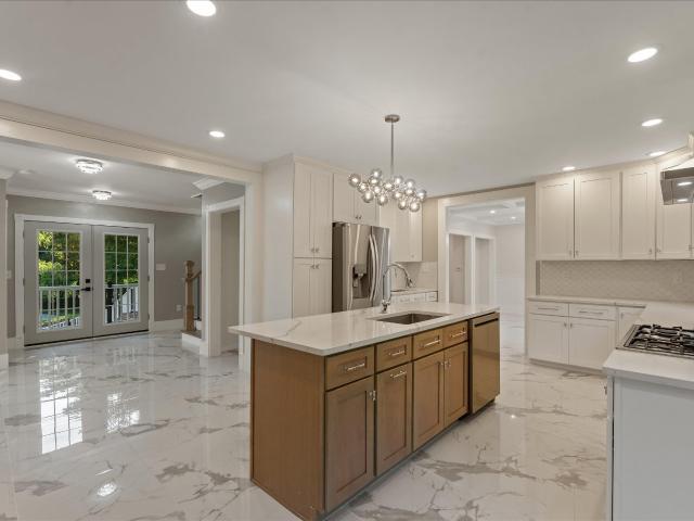 3002 Robinhood Lane