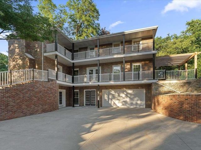 3002 Robinhood Ln, South Bend, IN 46614
