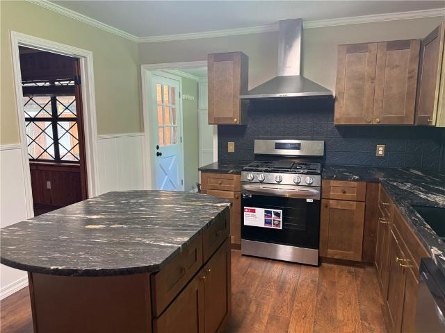 3002 W 2nd
