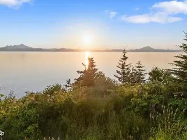30035 STERLING HWY, ANCHOR POINT, AK 99556