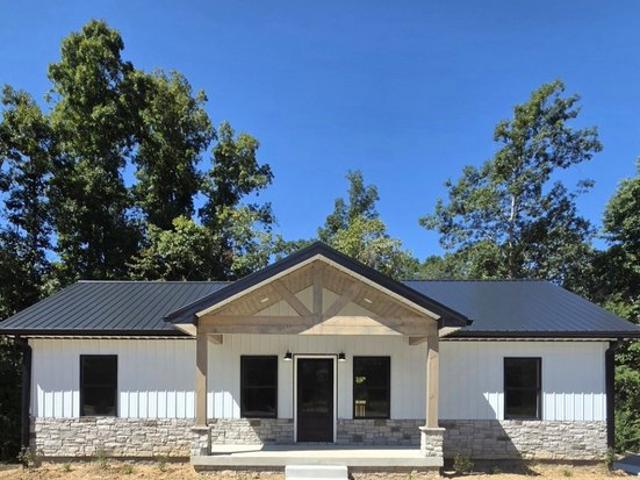 30036 Piper Rd, Bon Aqua, TN 37025