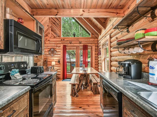 3003 Eagles Claw Way