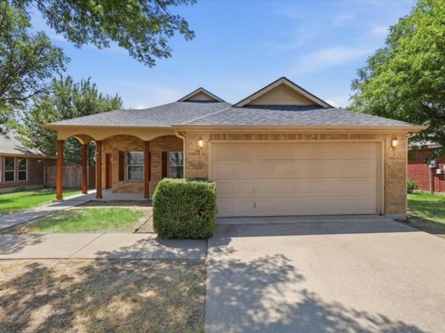 3003 Lake Ridge Dr, Sanger, TX 76266