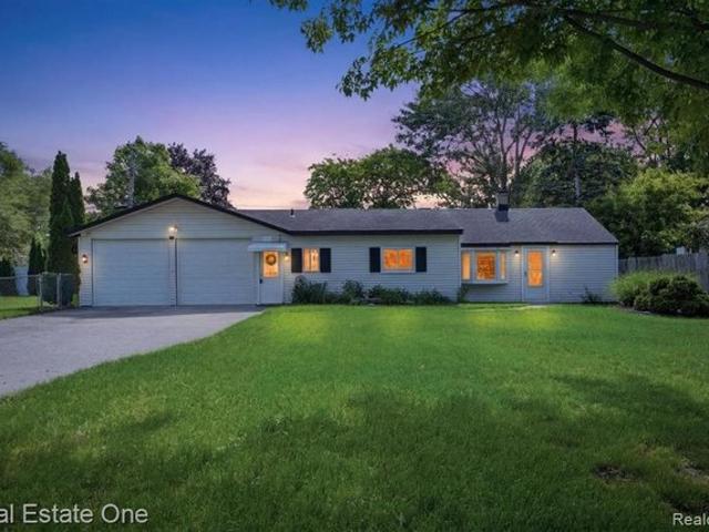 3003 Longview Ave, Rochester Hills, MI 48307