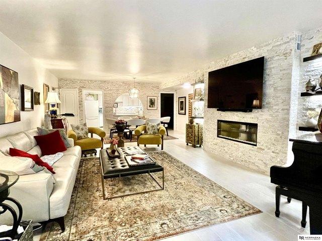 3003 Paddock Plz Unit 102, Omaha, NE 68124