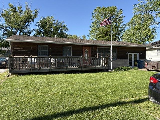 300 11th St SW, Demotte, IN 46310