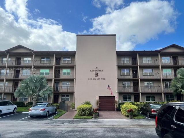 300 130th Ter SW #407B, Pembroke Pines, FL 33027